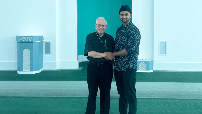 Bishop Hendricks visits one of the UK’s youngest Imams at an Ahmadiyya ...